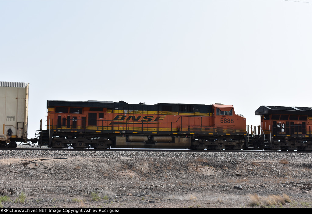 BNSF 5888